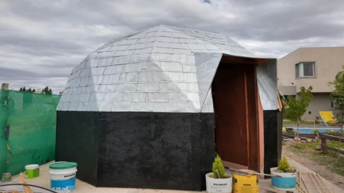 Argentino recicló cientos de tetra brick y restos cerámicos para ...